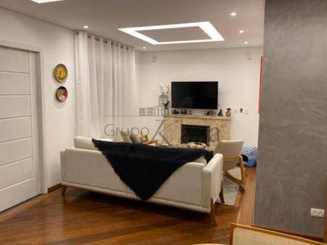 Casa em Condomínio Urbanova Residencial Eldorado 3 Dormitórios 150m²