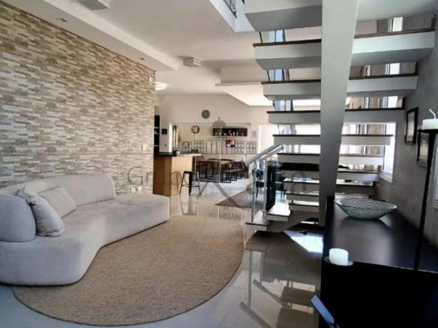 Casa em Condomínio Urbanova Residencial Floradas do Paratey 3 Dormitórios 290m²