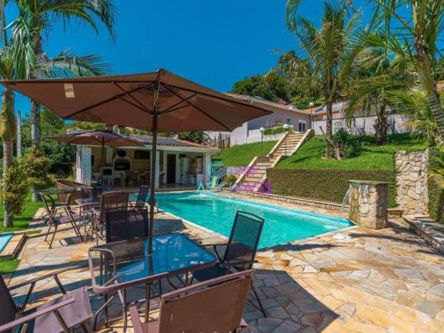 Casa em Condomínio Vale da Santa Fé em Vinhedo SP 4 Suítes, Edícula, Piscina, Área Gourmet