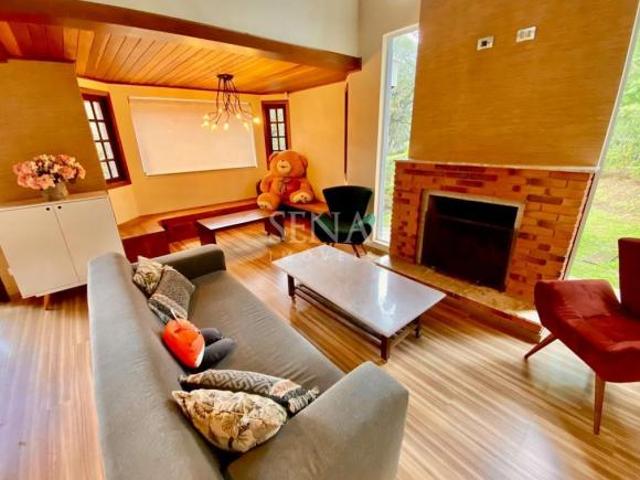 Casa Em Condomínio / Venda