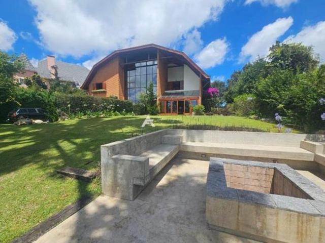 Casa Em Condomínio / Venda