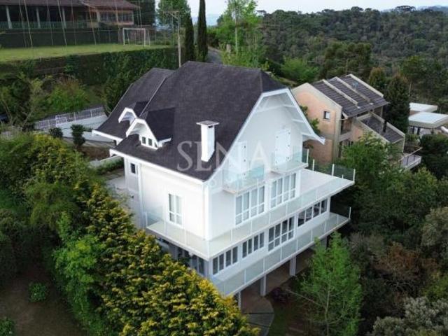 Casa Em Condomínio / Venda