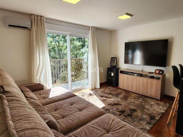Casa Em Condomínio / Venda