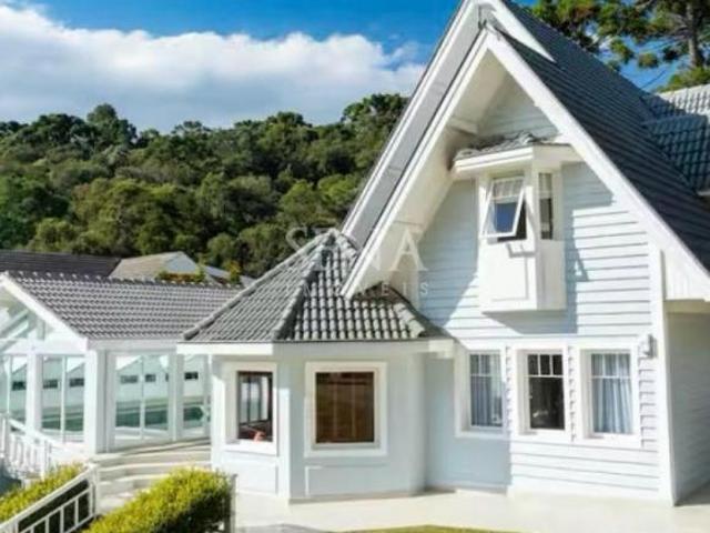 Casa Em Condomínio / Venda