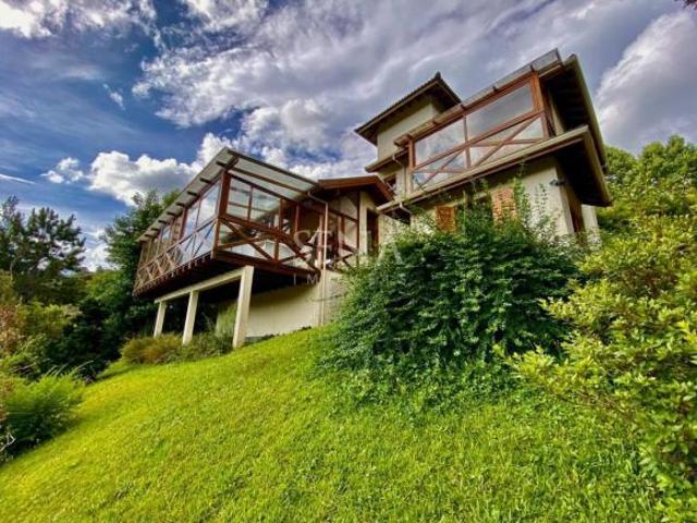 Casa Em Condomínio / Venda