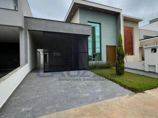 Casa em condomínio vende, 3 dormitórios sendo uma suít