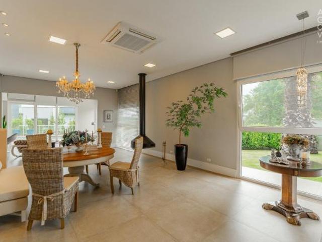 Casa em Condomínio Vila Torres, 04 Suítes, 06 Vagas, Piscina, Ferraria, Campo Largo