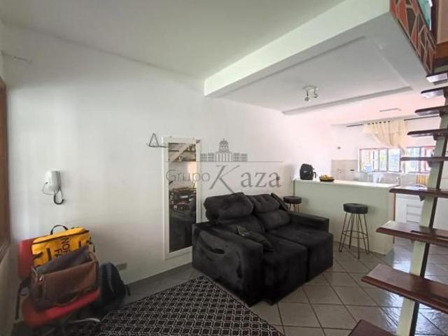 Casa em Condomínio Vila Ema Edifício Villa Reggio 1 Suíte 50m²