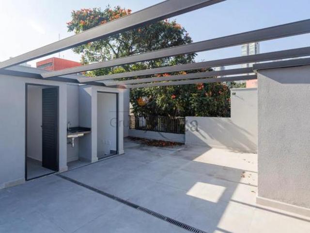 Casa em Condomínio Vila Madalena 3 Dormitórios 256m²