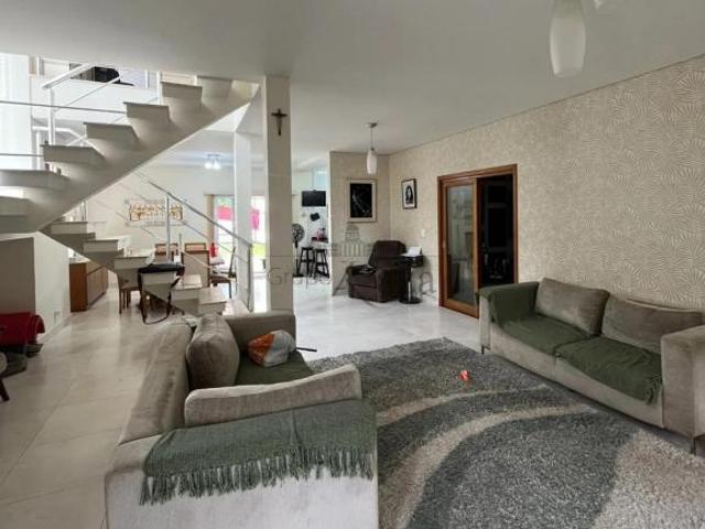 Casa em condomínio Villa Branca I Condomínio Villa Branca I 3 Dormitórios 430m²
