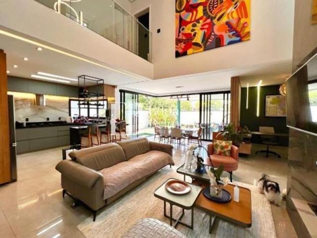 Casa em Condomínio Village das Flores em Jundiaí SP, Bairro Jardim Novo Mundo: 3 Quartos, 3 Suítes