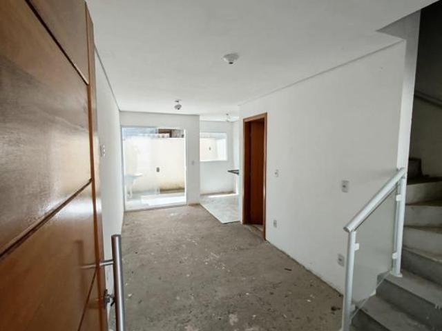 CASA EM CONDOMINIO YPÊ VILLAGE