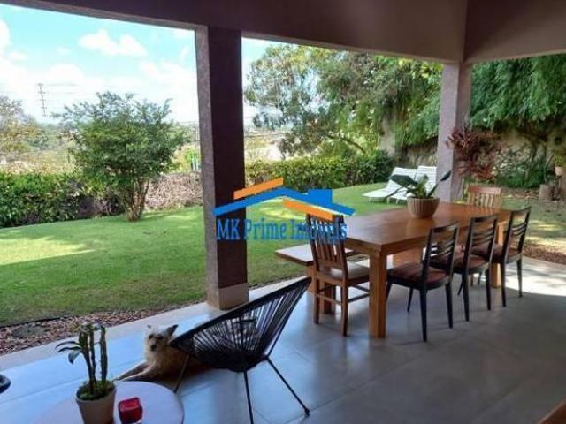Casa em condonínio com 700m² sendo 3 suítes em Atibaia