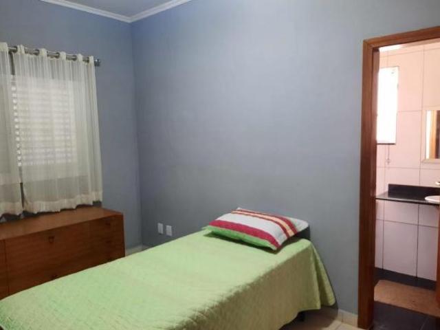 Casa em confominio com 3 quartos piscina