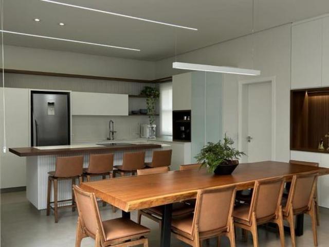 Casa em Conjunto Habitacional Alexandre Urbanas, Londrina/PR de 244m² 3 quartos à venda por R$ 2.150