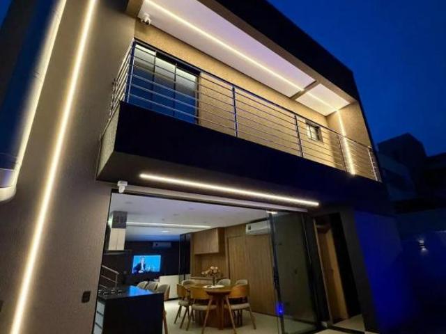 Casa em Conjunto Habitacional Alexandre Urbanas, Londrina/PR de 220m² 3 quartos à venda por R$ 3.200