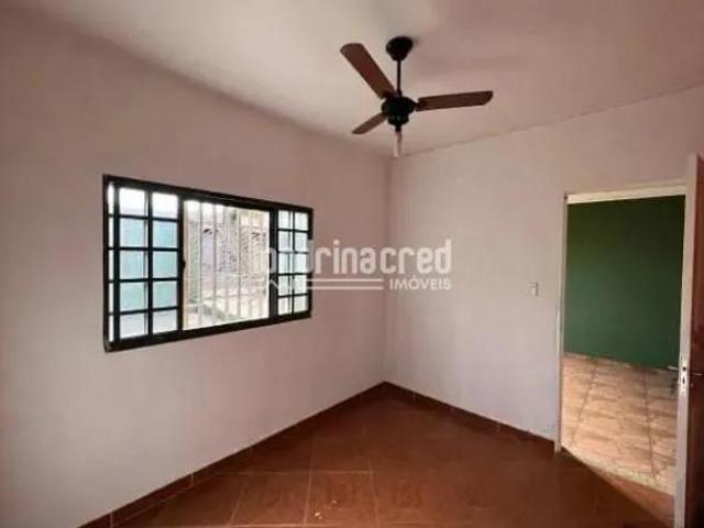 Casa em Conjunto Habitacional Maria Cecília Serrano de Oliveira, Londrina/PR de 118m² 3 quartos à ve