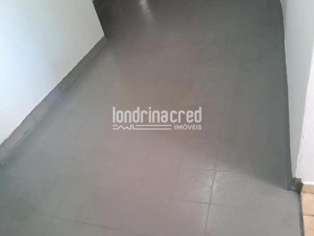 Casa em Conjunto Habitacional Mister Thomas, Londrina/PR de 186m² 4 quartos à venda por R$ 220.000,0