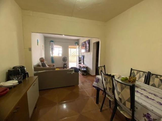 Casa em Conjunto Paulo VI, Belo Horizonte/MG de 200m² 2 quartos à venda por R$ 180.000,00