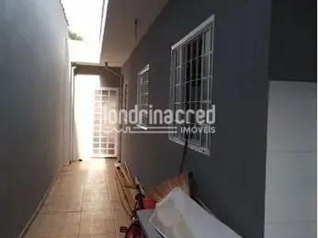 Casa em Conjunto Professora Hilda Mandarino, Londrina/PR de 100m² 3 quartos à venda por R$ 420.000,0