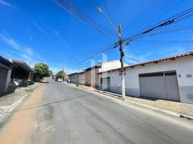 Casa em Conjunto Residencial Aruanã I Goiânia