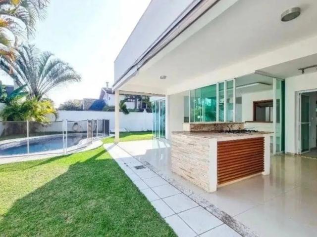 Casa em Conjunto Residencial Esplanada do Sol, São José dos Campos/SP de 330m² 4 quartos à venda por R$ 3.300.000,00 ou para locação R$ 16.350,00/mes