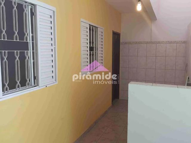 Casa em Conjunto Residencial Trinta e Um de Março, São José dos Campos/SP de 110m² 2 quartos à venda por R$ 399.900,00