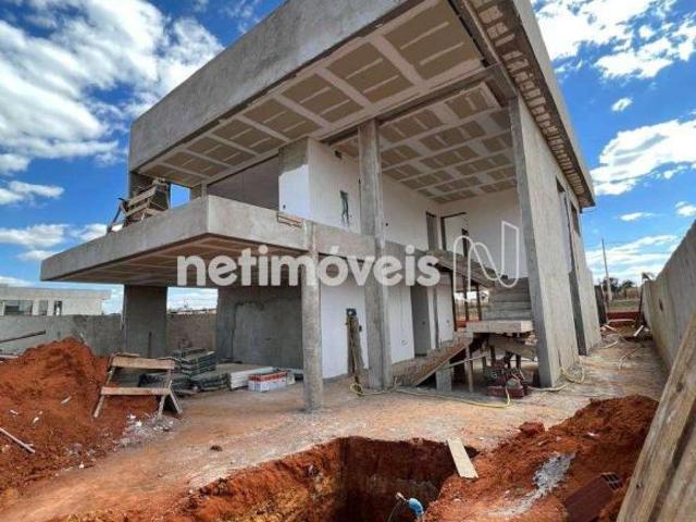 Casa em Construção | 4 Quartos | 3 Suítes | Vaga para 3 Carros | Piscina