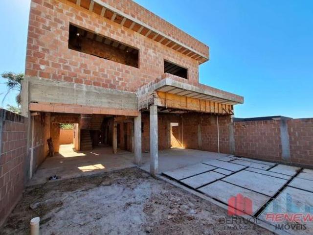 Casa em construção à venda no bairro Pinheirinho | Vinhedo/SP