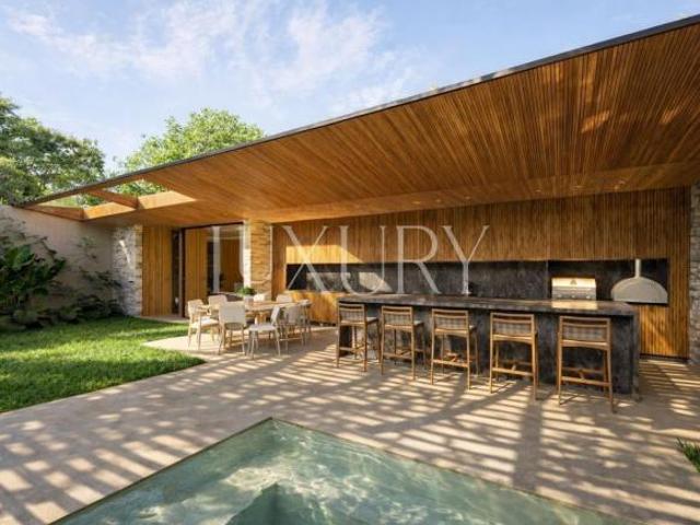 Casa em construção, Arquitetura contemporânea com 830 de área construída e 750 m de terreno a v