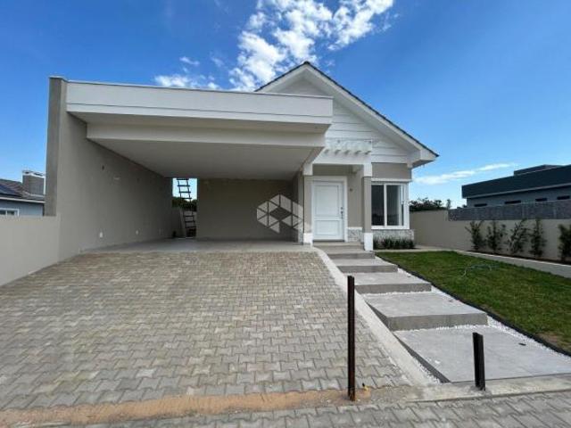 Casa em construção com 03 dormitórios em Linha Santa Cruz!