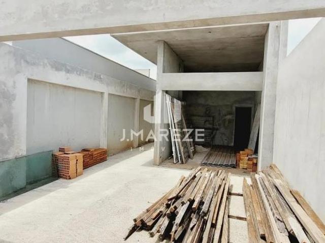 Casa em construção com suíte e vagas paralelas no \residencial Araucária