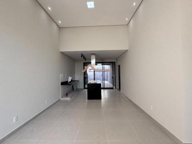 Casa em Construção com Projeto Moderno no Jardim de Mônaco