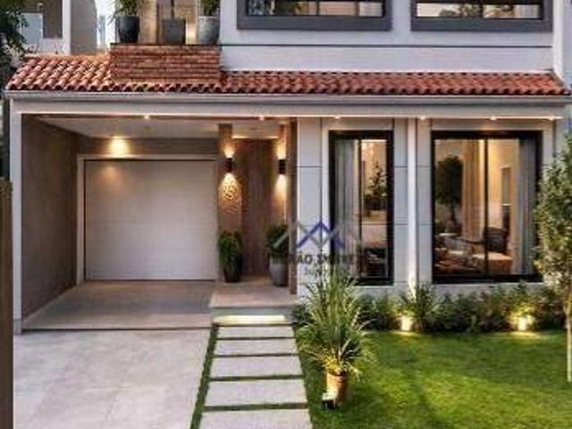 Casa em construção disponível para a venda com 300 m² terreno e 190 m² de área construída, planta ap