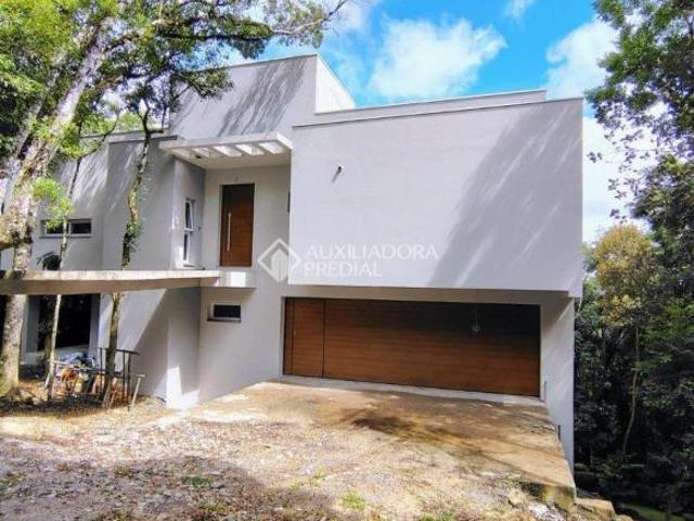 Casa em Construção em Condomínio Fechado no centro de Gramado/RS