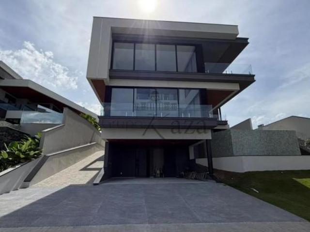 Casa em Construção Reserva do Paratehy Sul 5 Dormitórios 631,08m²