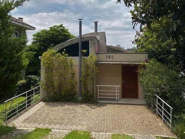 Casa em Cotia Condomínio Palos Verdes 3 Quartos, 1 suíte + escritório Contemporânea