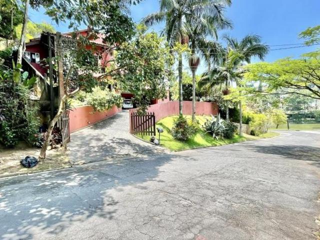 Casa em Cotia Condomínio Palos Verdes 4 dormitórios / 2 suítes, piscina, gourmet, linda vista!