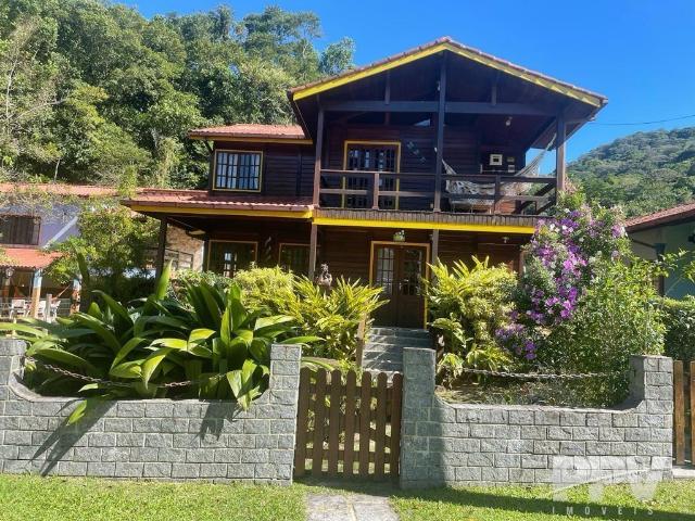Casa em Cotia, Guapimirim/RJ de 640m² 9 quartos à venda por R$ 949.000,00