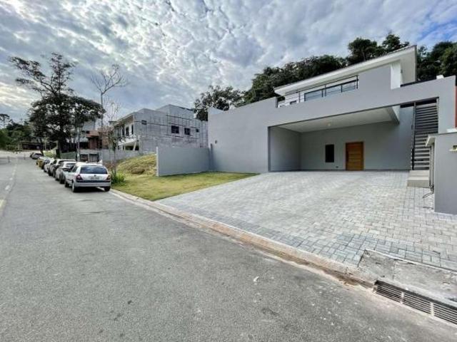 Casa em Cotia Reserva do Vianna ZERO Km! Térrea, 3 suítes, piscina aquecida