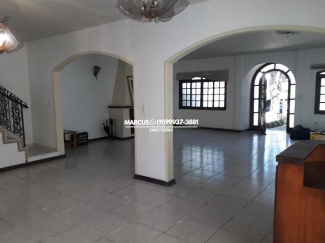 CASA EM COTIA SP II C/ 4 QUARTOS  SUÍTE, PISCINA, 360M² 7 VAGAS DE GARAGEM