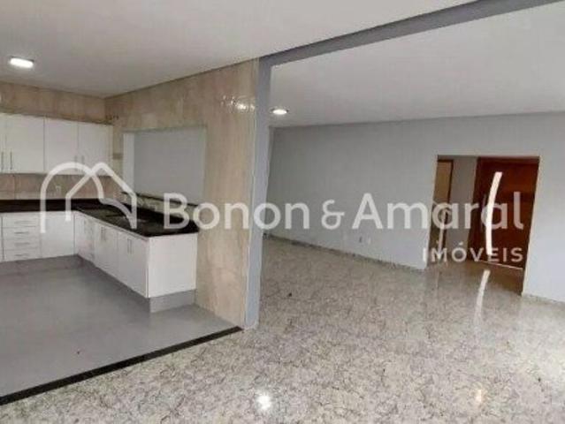 Casa em, / de 278m² 3 quartos para locação R$ 7.000,00/mes