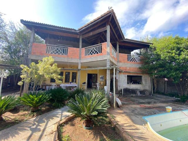 Casa em, / de 305m² 5 quartos à venda por R$ 741.000,00