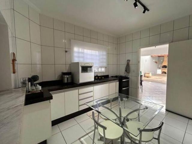 Casa em Dona Amélia, Araçatuba/SP de 168m² 3 quartos à venda por R$ 600.000,00