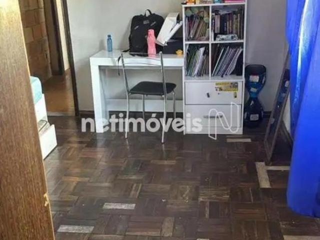 Casa em excelente localização no Colégio Batista