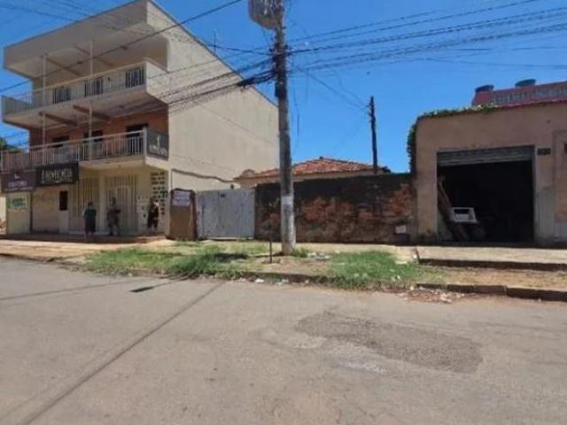 CASA EM EXCELENTE LOCALIZAÇÃO NO JARDIM ORIENTE EM VALPARAÍSO DE GOIÁS