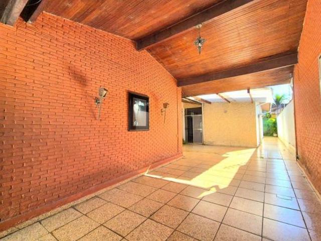 Casa em excelente localização a 80 metros da praia do Pernambuco no Guarujá!