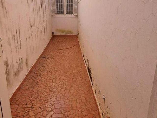 Casa em excelente localizacao, proxima a Pompeu de Toledo