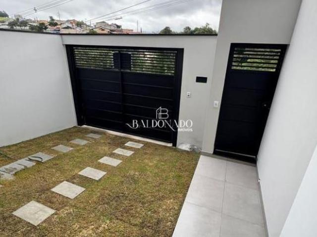 Casa em Extrema com 3 dormitórios sendo uma suite à venda, proximo ao centro
