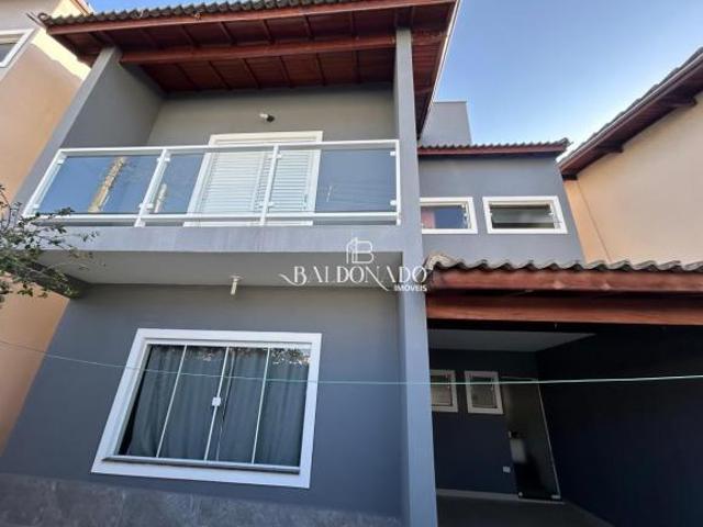 Casa em Extrema para venda com 3 dormitórios próximo ao centro